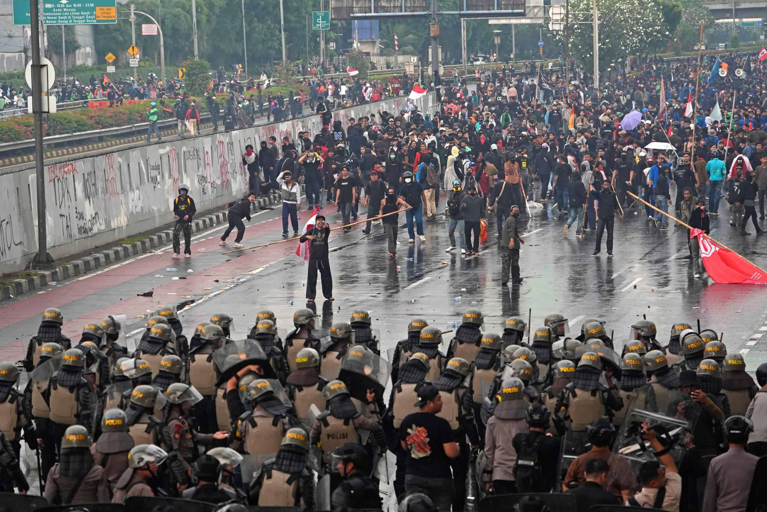 Indonesia: Anatomy of a Crisis - IRIS